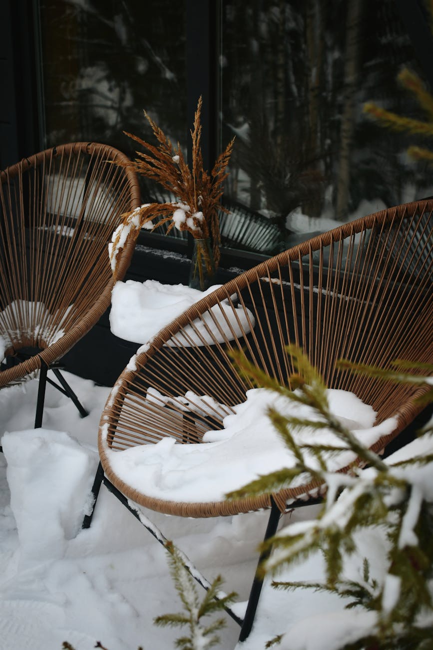 Tired as a Cold Gray Winter Day – a poem by Marso – Amethyst Review