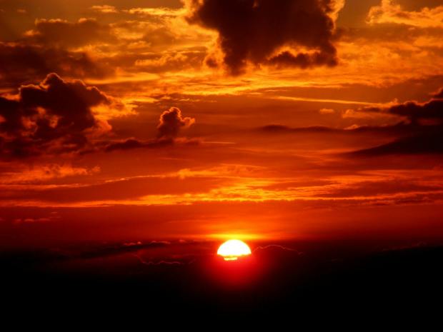 In Sky’s Chapel – a poem by Nancy Jentsch – Amethyst Review