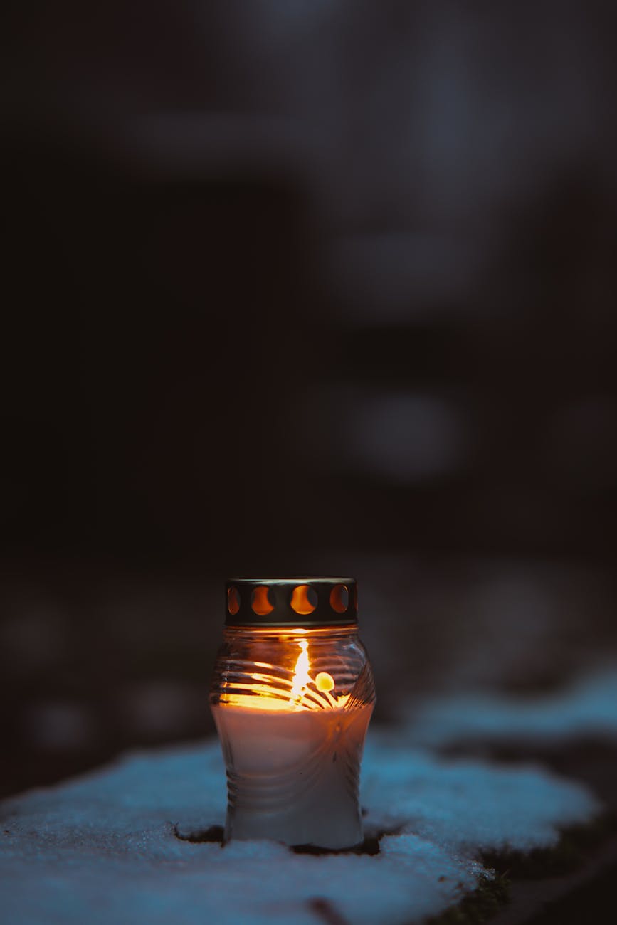 The Candle – a poem by Jeffrey Essmann – Amethyst Review